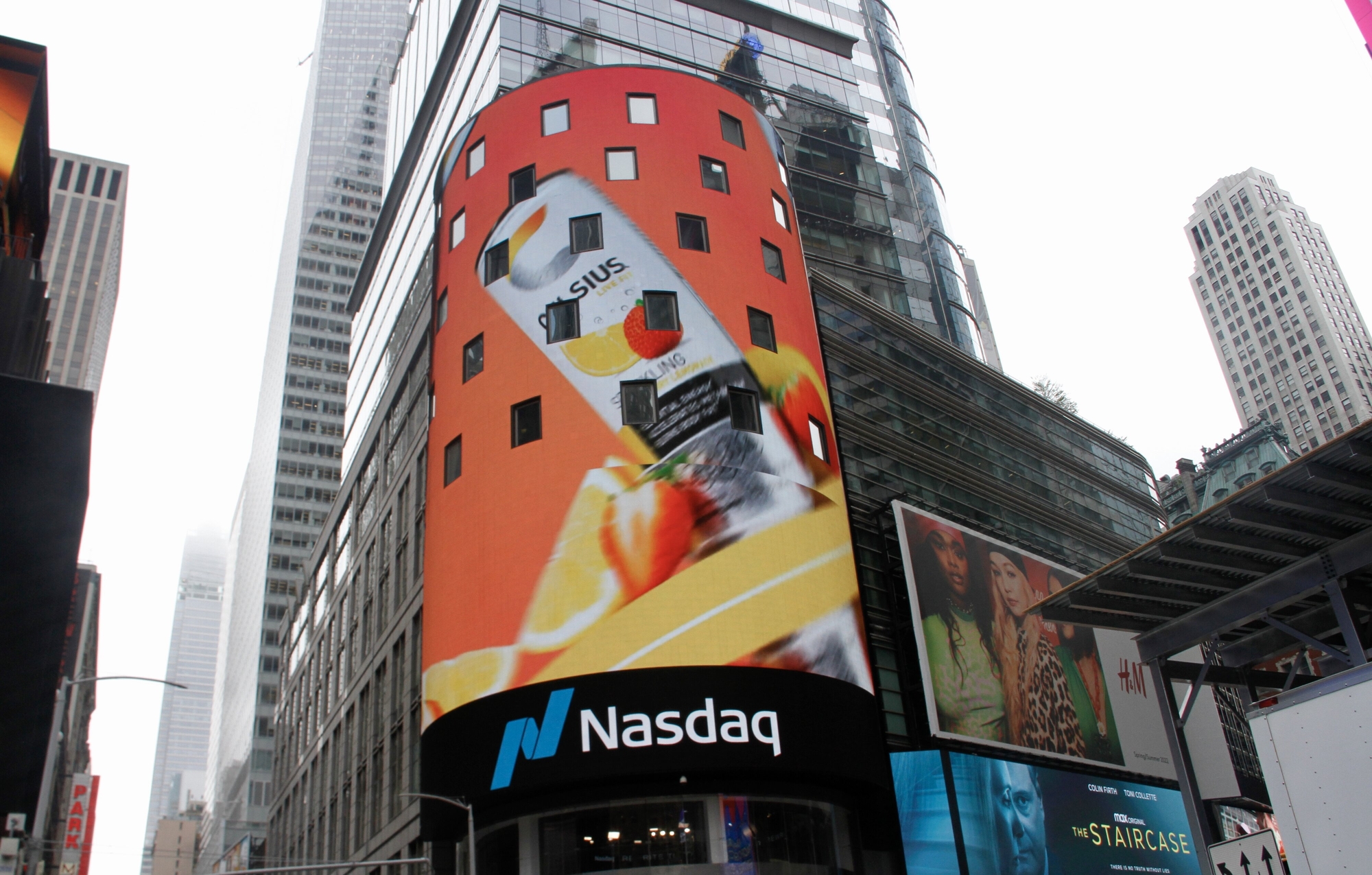 Nasdaq 100 index Chart Pattern Points to More BTC, EOS, IOTA Retreat